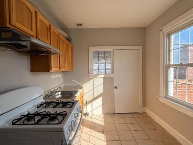 2 Br, 1 bath, Condo 6535 Rising Sun Ave