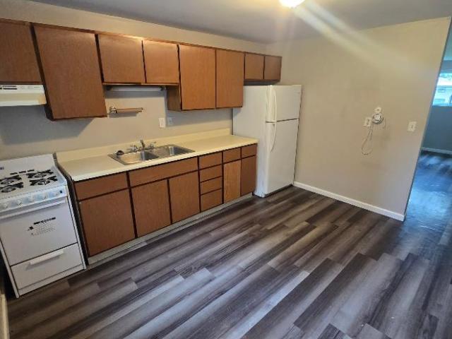 2 Br, 1 bath, Condo 6537 Conway Drive