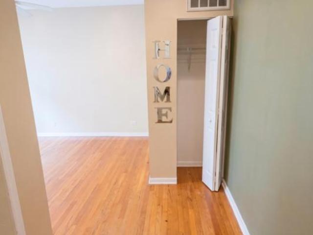 2 Br, 1 bath, Condo 6550 S Drexel Ave