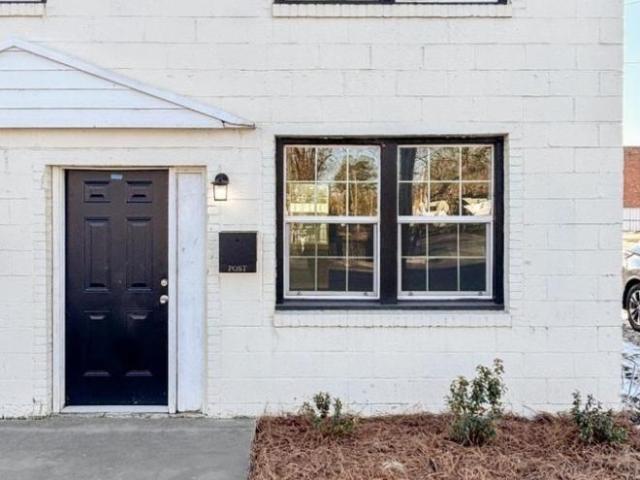 2 Br, 1 bath, Condo 656 Dr Martin Luther King Jr Blvd