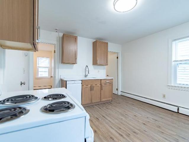 2 Br, 1 bath, Condo 65 Preston Street