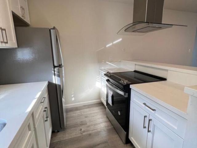 2 Br, 1 bath, Condo 6615 Schmidt Ln