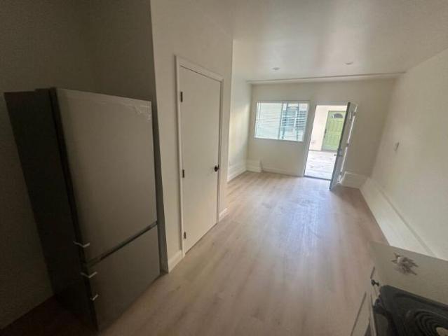 2 Br, 1 bath, Condo 6616 Telegraph Avenue 02