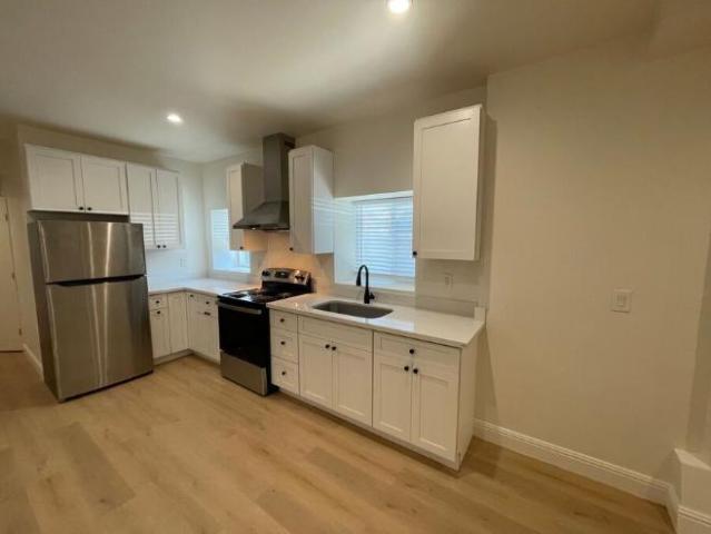2 Br, 1 bath, Condo 6616 Telegraph Avenue 02