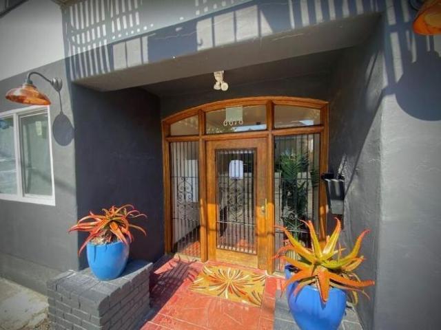 2 Br, 1 bath, Condo 6616 Telegraph Avenue