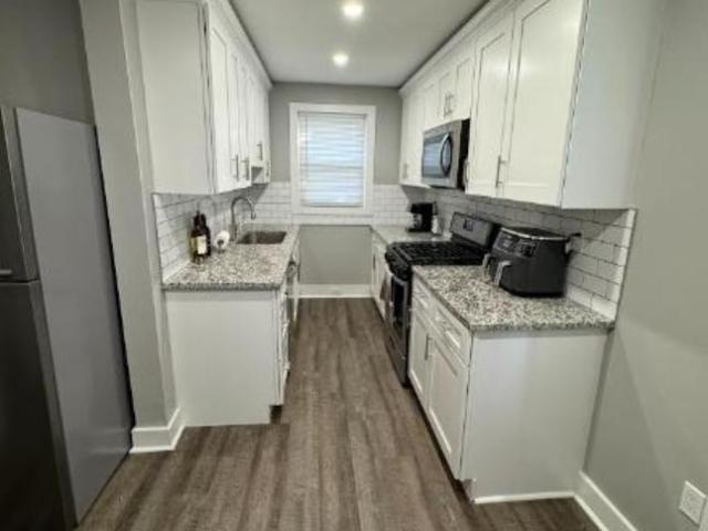 2 Br, 1 bath, Condo 662 Forest Ave