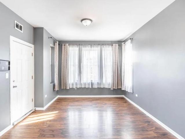 2 Br, 1 bath, Condo 6630 S Washtenaw Ave