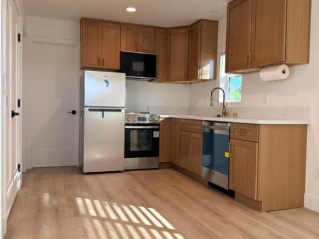 2 Br, 1 bath, Condo 6647 Delbarton Street