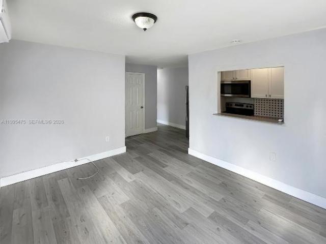 2 Br, 1 bath, Condo 6647 SW 59th Pl