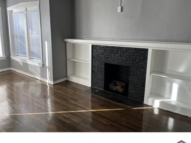 2 Br, 1 bath, Condo 6657 59 S Minerva Ave