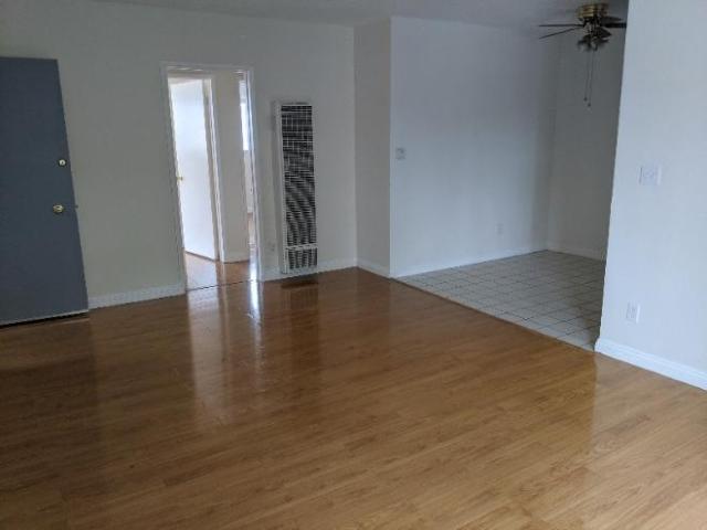 2 Br, 1 bath, Condo 6650 Beck Ave