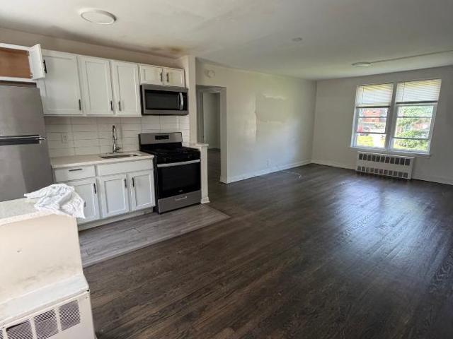 2 Br, 1 bath, Condo 676 Park Ave