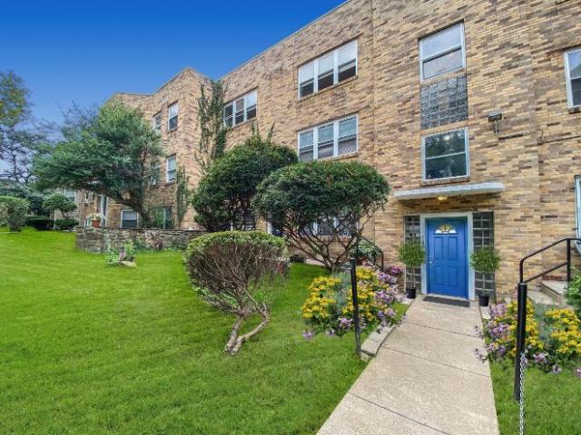 2 Br, 1 bath, Condo 6780 Blakemore St