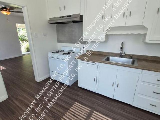 2 Br, 1 bath, Condo 6802 Caro