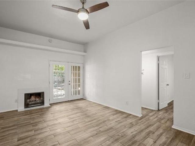 2 Br, 1 bath, Condo 6803 Woodhue Dr