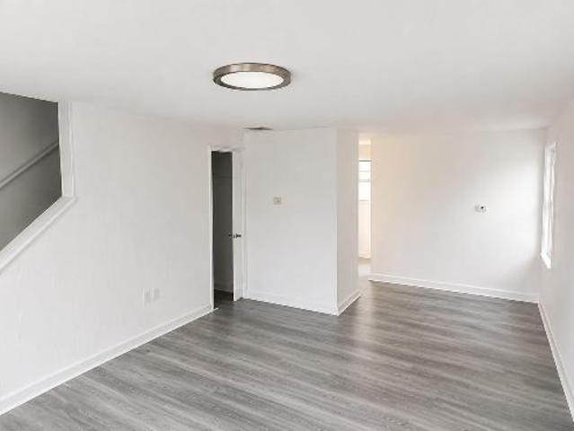 2 Br, 1 bath, Condo 681 Willow St