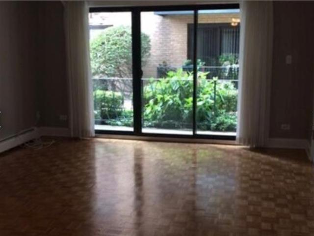 2 Br, 1 bath, Condo 6864 N Northwest Highway
