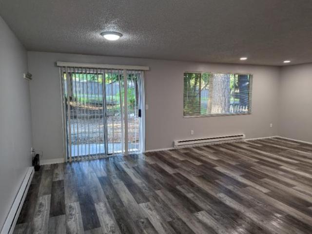 2 Br, 1 bath, Condo 6905 Holmes Rd SE
