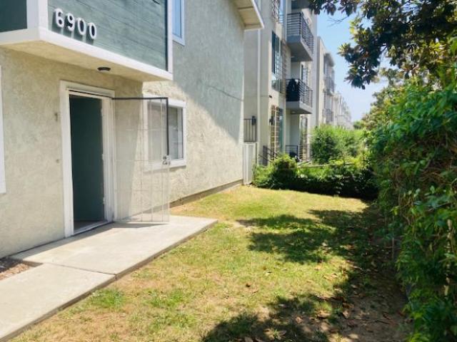 2 Br, 1 bath, Condo 6900 Knowlton Pl