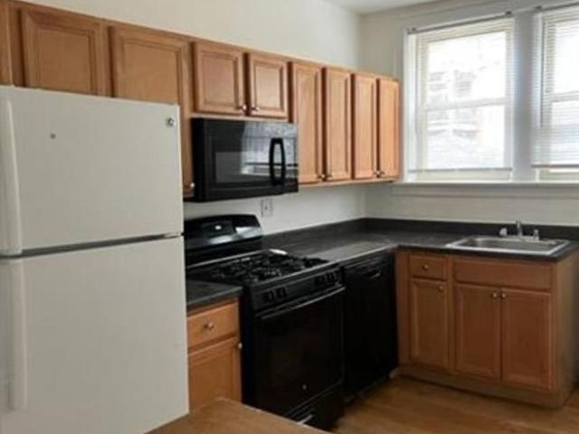 2 Br, 1 bath, Condo 6911 Oakley