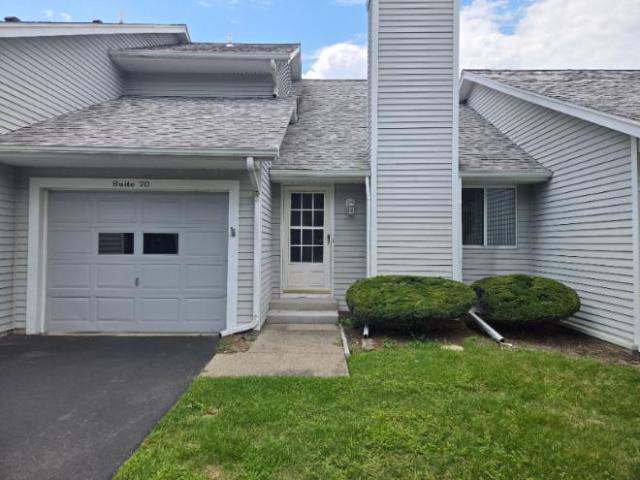 2 Br, 1 bath, Condo 6955 Dorr St