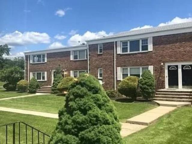 2 Br, 1 bath, Condo 6 Dartmouth Ave