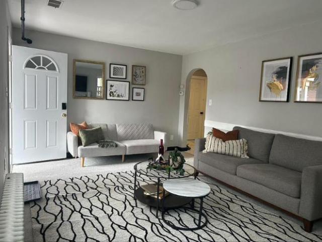 2 Br, 1 bath, Condo 700 Hudson Ave