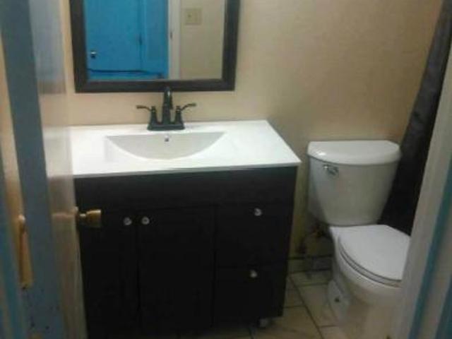 2 Br, 1 bath, Condo 700 South Weed Boulevard