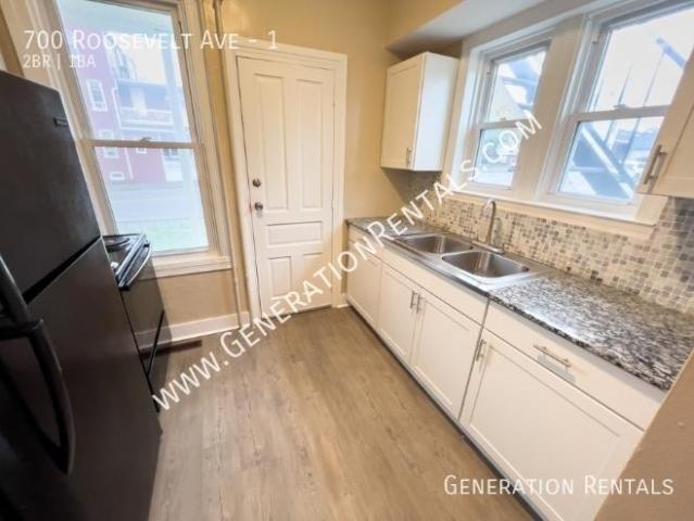 2 Br, 1 bath, Condo 700 Roosevelt Ave