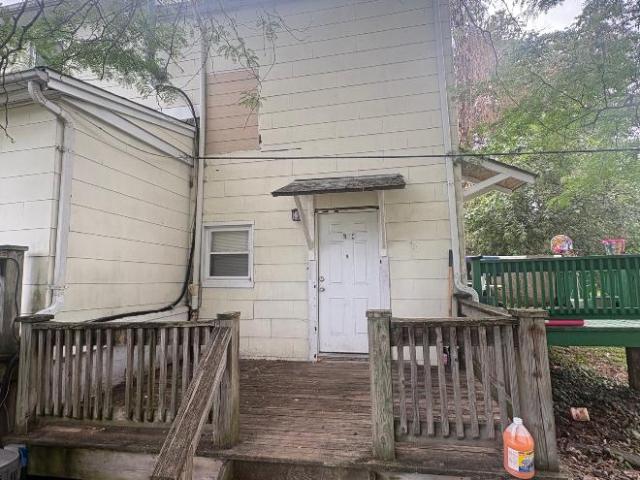 2 Br, 1 bath, Condo 700 Woodbourne Ave