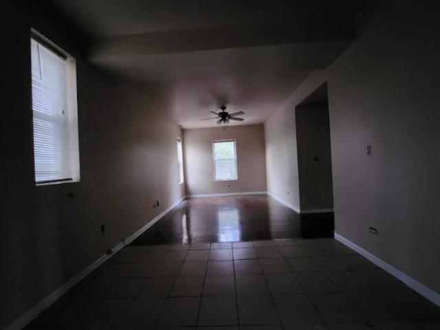 2 Br, 1 bath, Condo 7016 S Sangamon St