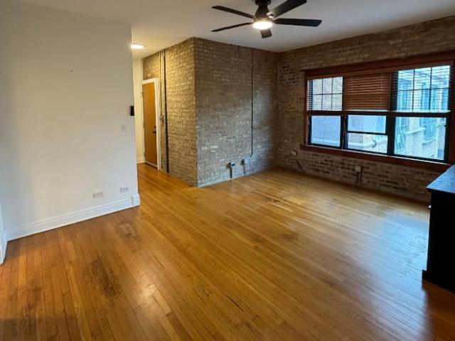 2 Br, 1 bath, Condo 7025 N Sheridan Rd