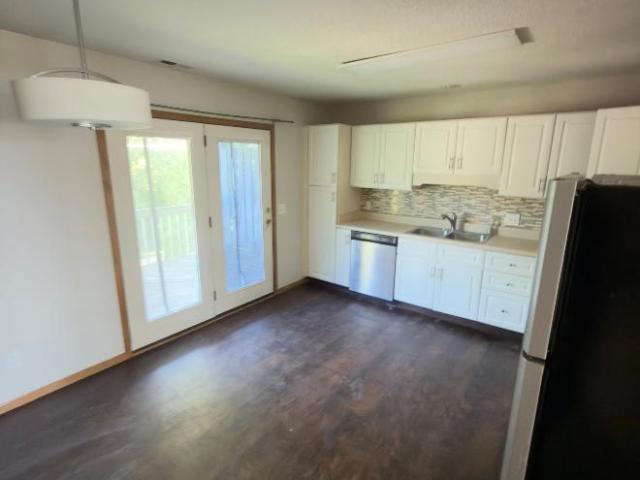 2 Br, 1 bath, Condo 703 11th Avenue B Ct