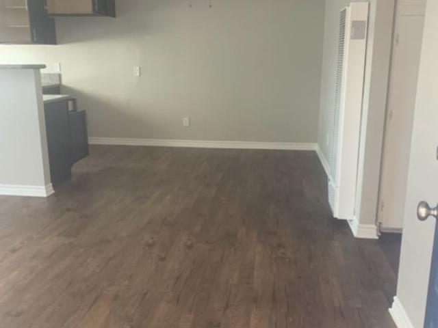 2 Br, 1 bath, Condo 7042 Fenway Dr