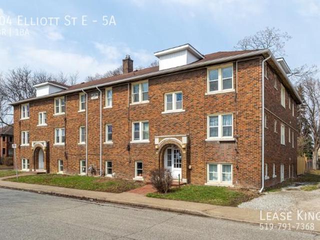 2 Br, 1 bath, Condo 704 Elliott St E