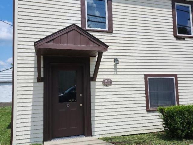 2 Br, 1 bath, Condo 705 Church St