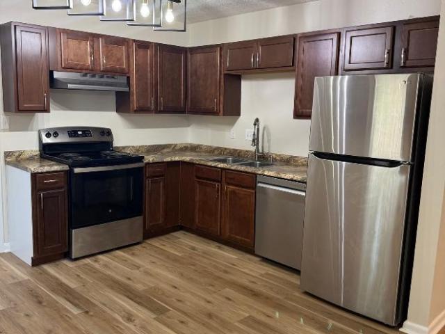 2 Br, 1 bath, Condo 706 Shady Lane Drive
