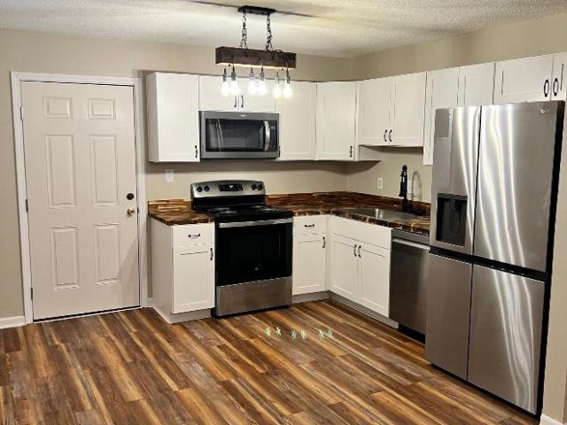 2 Br, 1 bath, Condo 706 Shady Lane Drive