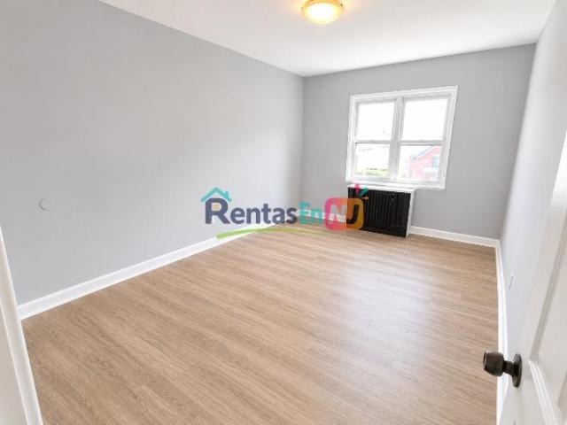 2 Br, 1 bath, Condo 70 Crawford St