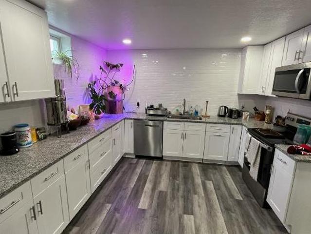 2 Br, 1 bath, Condo 7100 Avrum Drive
