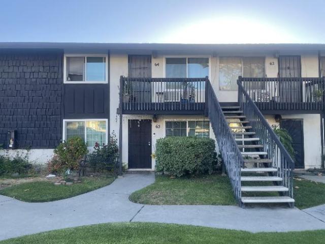 2 Br, 1 bath, Condo 7100 Cerritos Ave