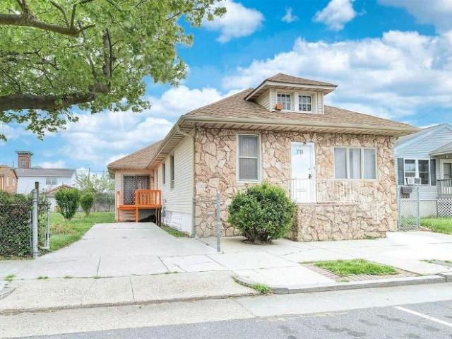 2 Br, 1 bath, Condo 711 N Ohio Ave