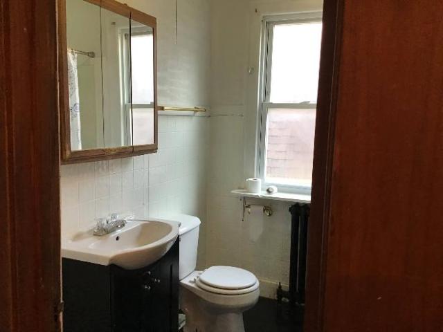 2 Br, 1 bath, Condo 7127 S Francisco Ave