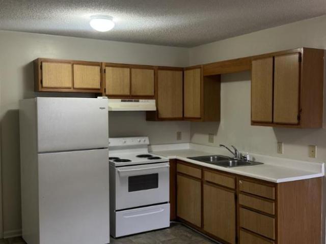 2 Br, 1 bath, Condo 712 Patton Cir