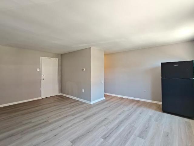 2 Br, 1 bath, Condo 7131 Marshall Rd