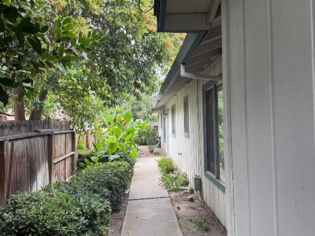 2 Br, 1 bath, Condo 715 Virginia St