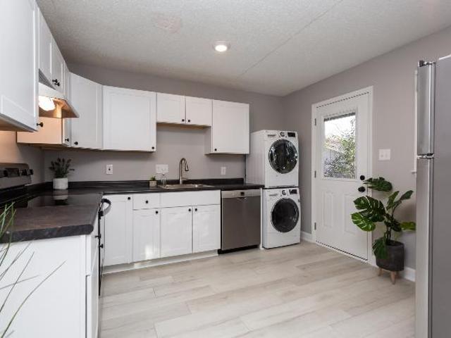 2 Br, 1 bath, Condo 718 Holloway St