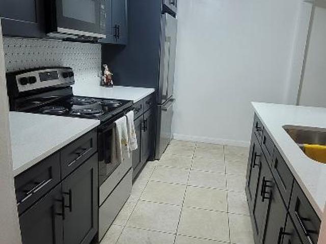 2 Br, 1 bath, Condo 7204 N Cameron Ave