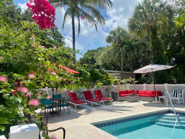 2 Br, 1 bath, Condo 720 Lantana Ln