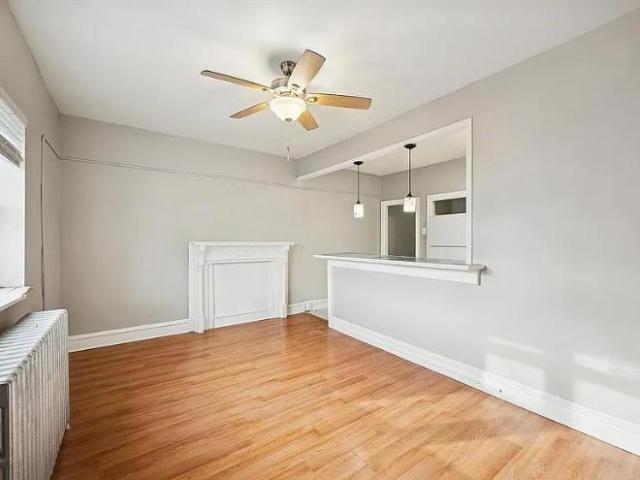 2 Br, 1 bath, Condo 7212 Oxford Ave